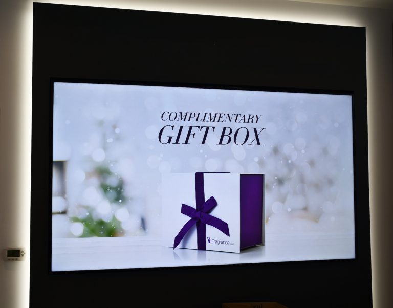 Duggal Visual Solutions | Retail Holiday Displays: How to Combine ...